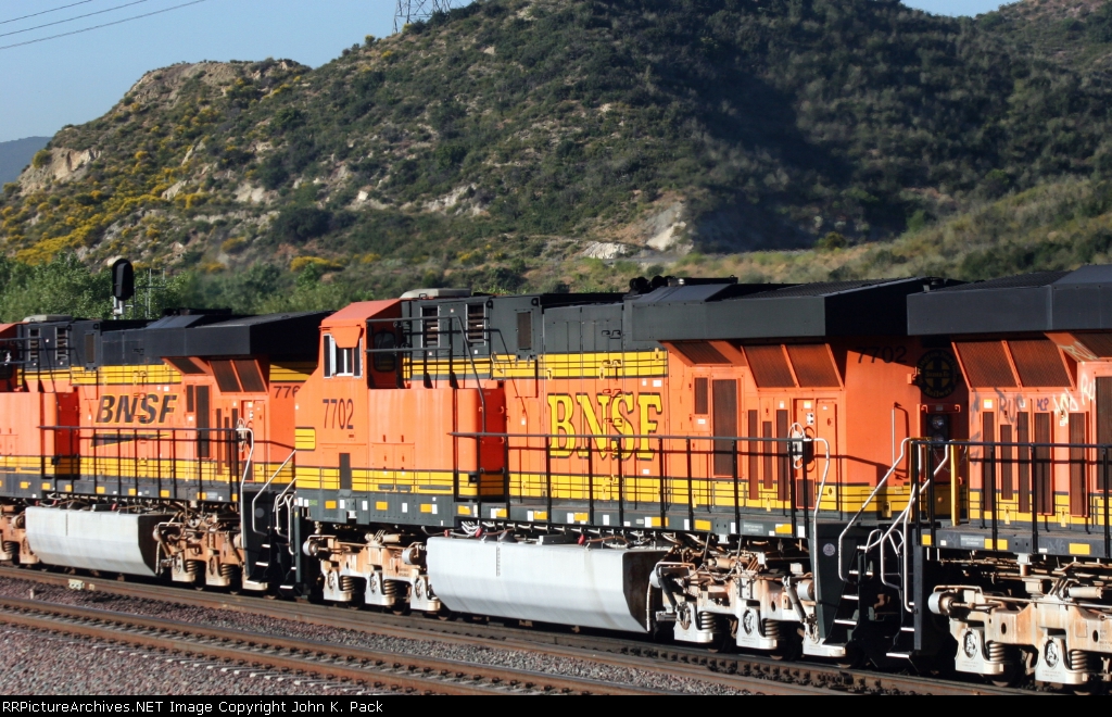 BNSF 7702